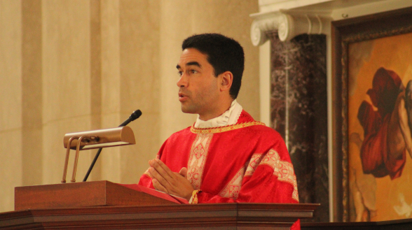 Recently Ordained Alumnus Priest Makes First Return to Campus | Thomas ...