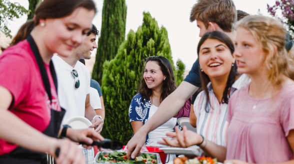 College Prepares for Visiting Students with Host Dinners | Thomas ...