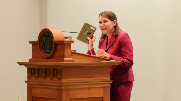 Dr. Amy Fahey Explores Form and Meaning in Sir Gawain and the Green ...