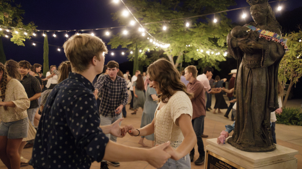 Seniors Welcome Freshmen at Year’s First Dance | Thomas Aquinas College